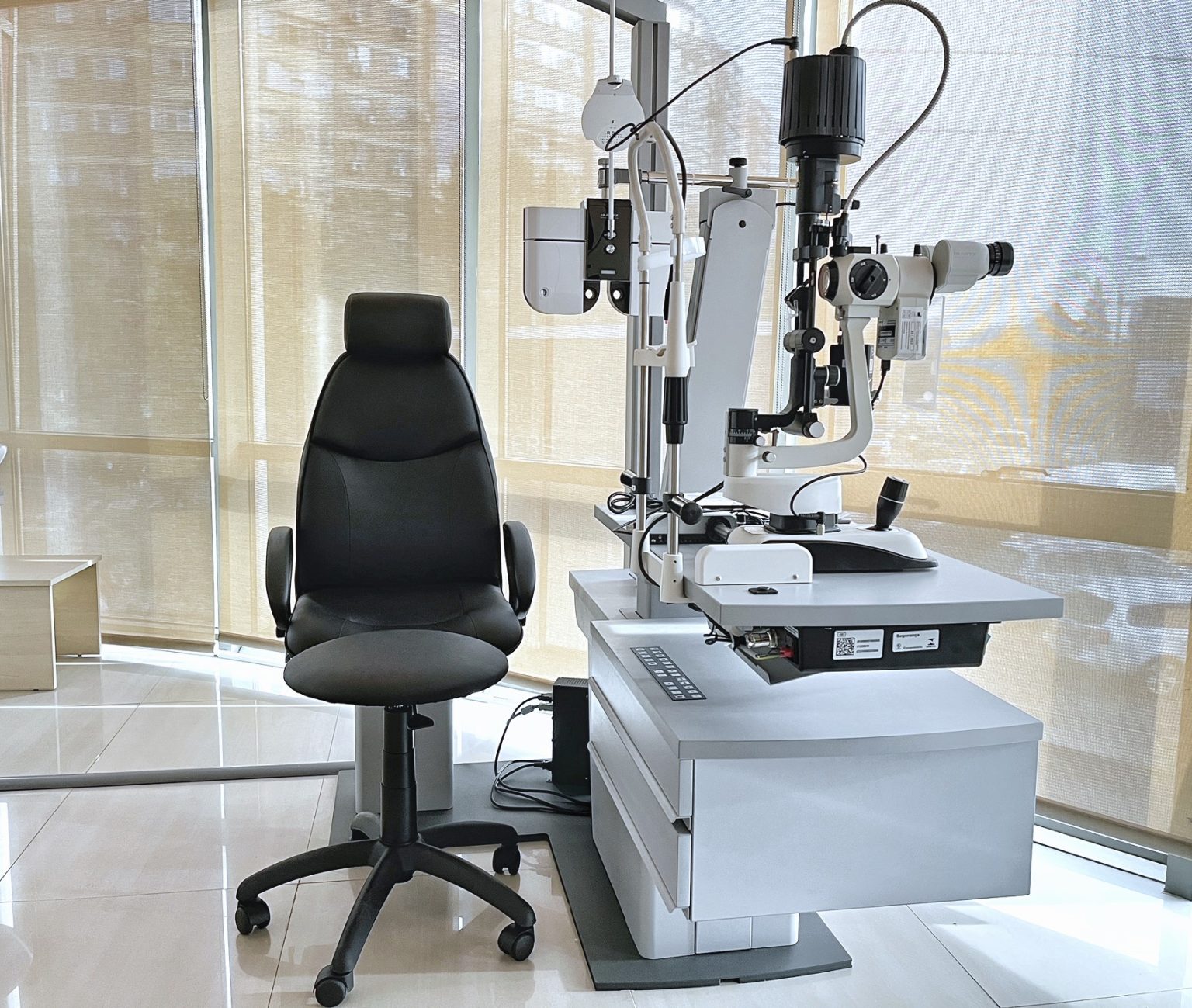 Servicii Oftalmologice - WEST EYE HOSPITAL
